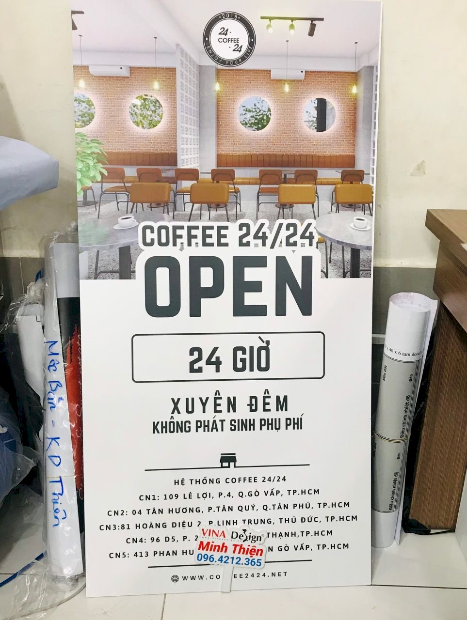 Làm bảng poster standee formex 60 x 120 cm thông báo giờ hoạt động quán ...