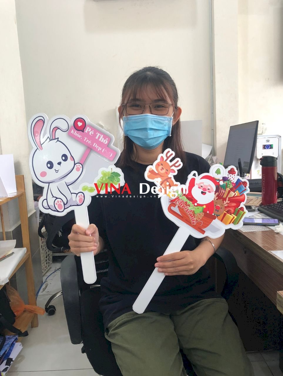 In PP cán Formex làm mô hình nhân vật hoạt hình, hashtag cầm tay ông ...